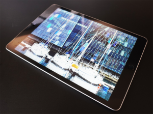 iPad第9世代と第10世代はどっちが良い?無印同士の違いを徹底解説 - ZRデザインラボ